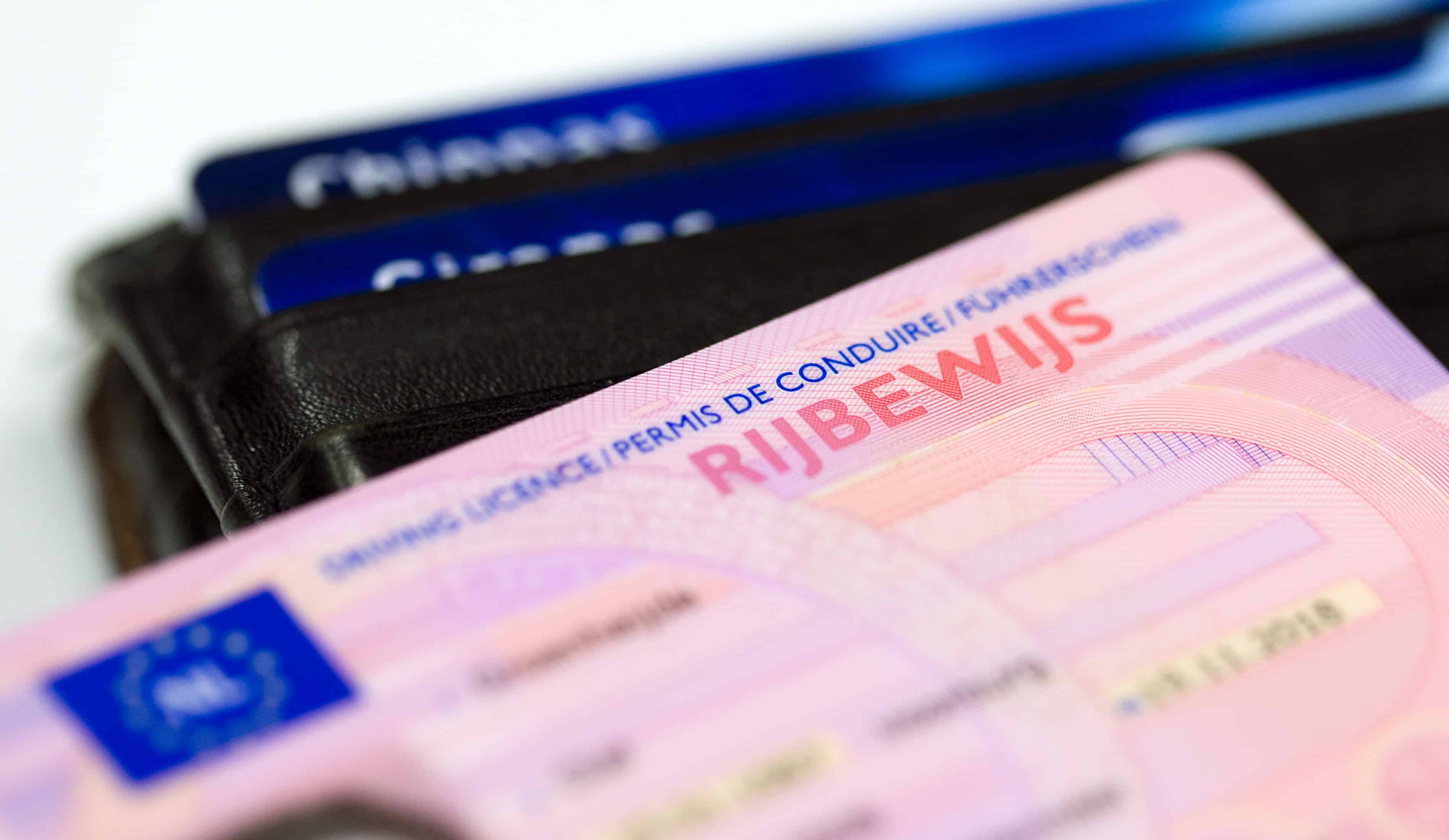 Strengere straffen voor rijden zonder rijbewijs - Rechtenkrant