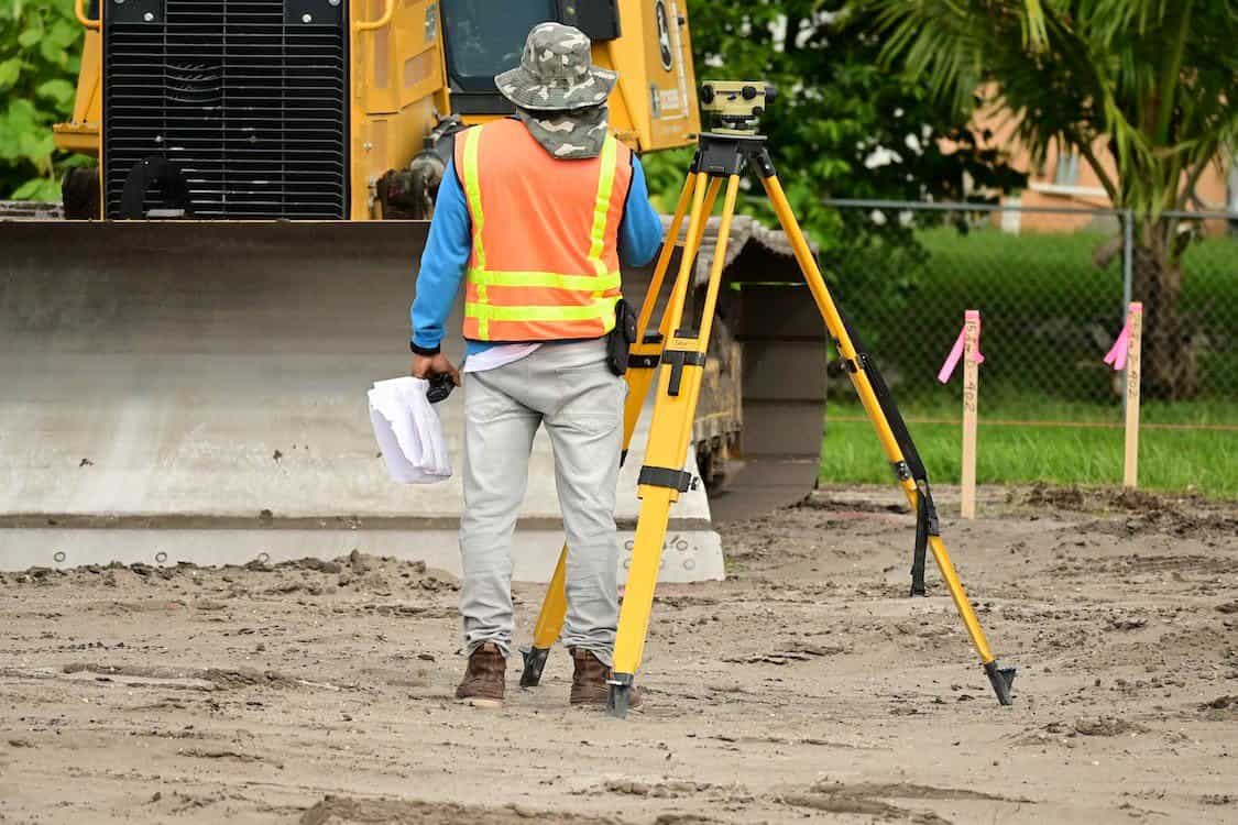 Herziene regelgeving versterkt positie landmeter-experts - Rechtenkrant